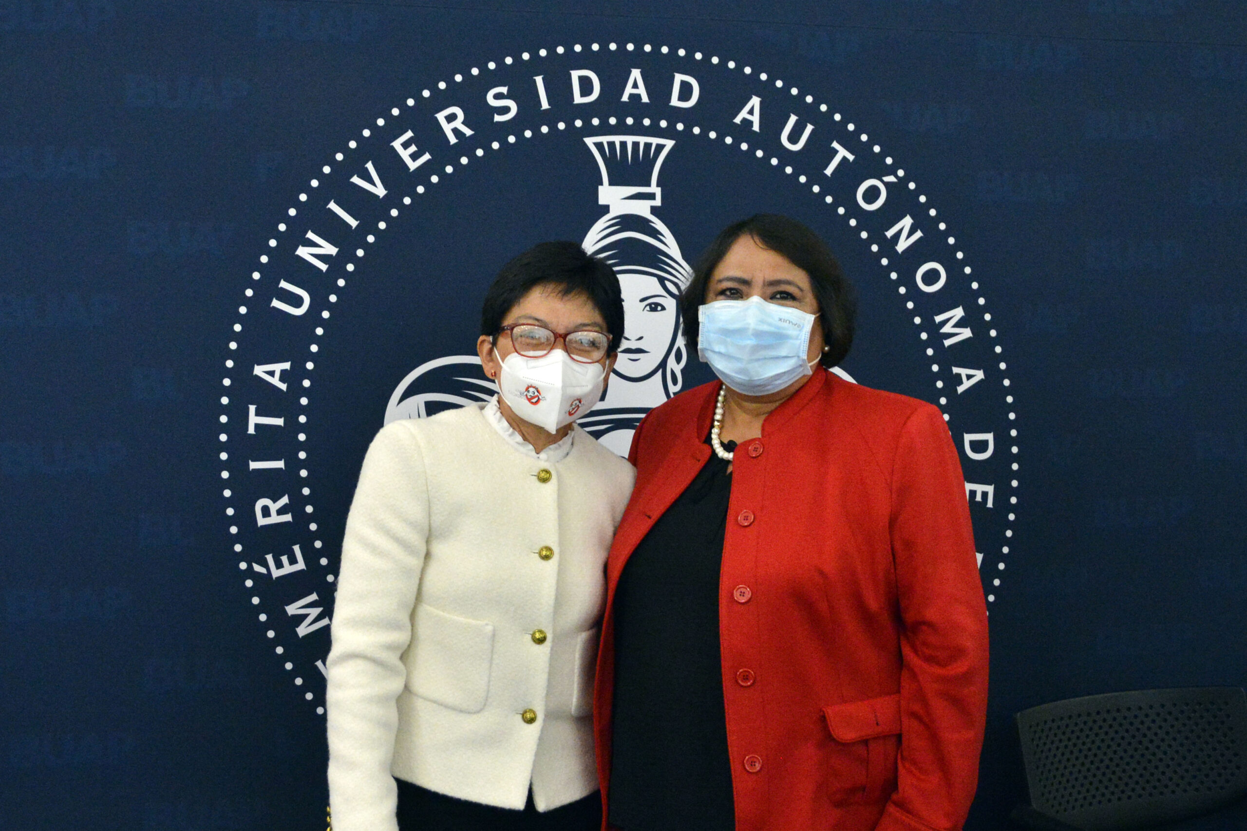 Programas académicos, infraestructura y política de calidez humana ...